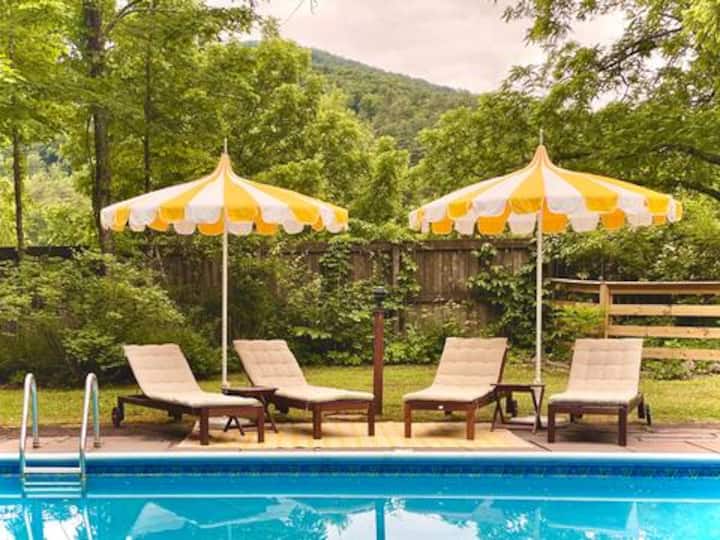 Phoenicia Farmhouse: Heated Pool | Mtn View Oasis - Phoenicia, NY