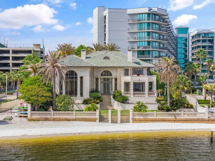 Villa Grande | Luxe 7br Waterfront Retreat - Orange Beach, AL