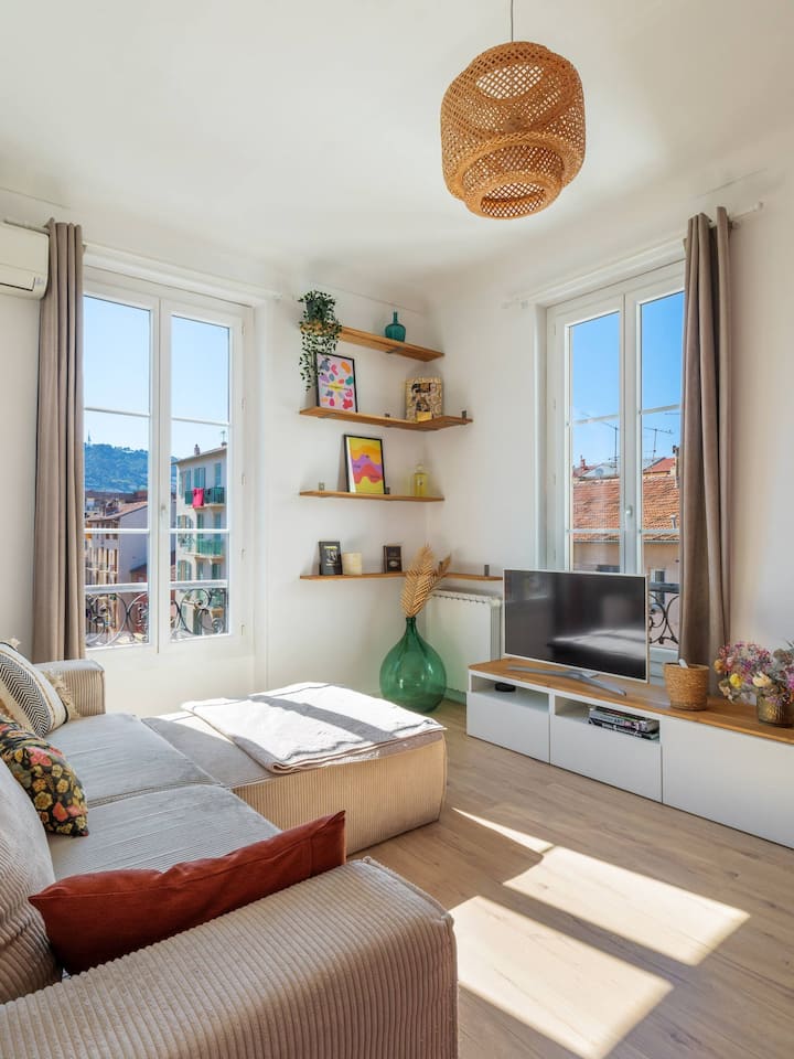 3 Pièces Lumineux Avec Balcon Au Cœur De La Ville - Nizza