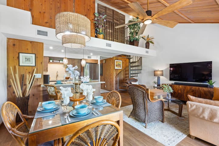 New Listing! Open Condo With Warm Wood Accents - Maui, HI