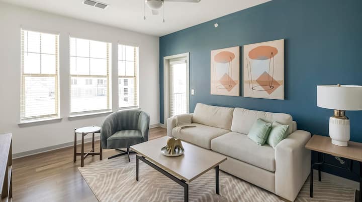 Landing | Beautiful 2bd, Pool, Yoga Studio - Homewood, AL