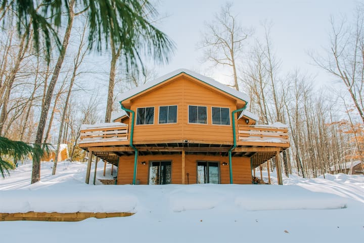 Available Thanksgiving!-hot Tub, Ev, 2 Kings - Wisconsin