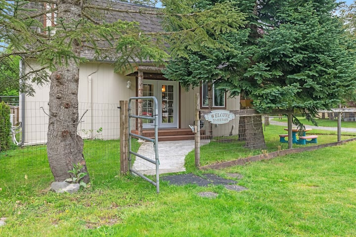 New! Treehaven Barn - Enumclaw, WA