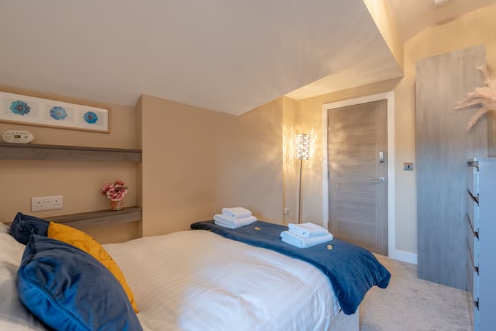 Moat House Room 5|private Bathroom - United Kingdom