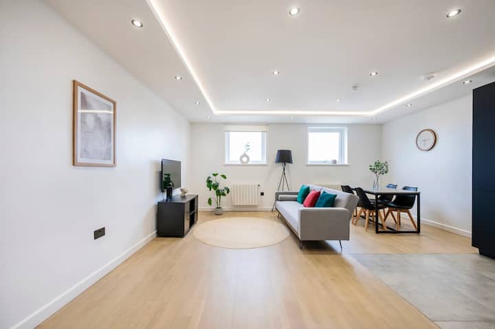 Premium Holloway Rd One Bedroom N.5 - Waltham, MA