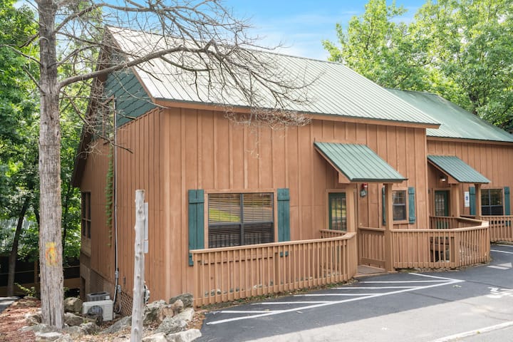 Accessible Branson Cabin | Near Sdc & Strip - Branson, MO