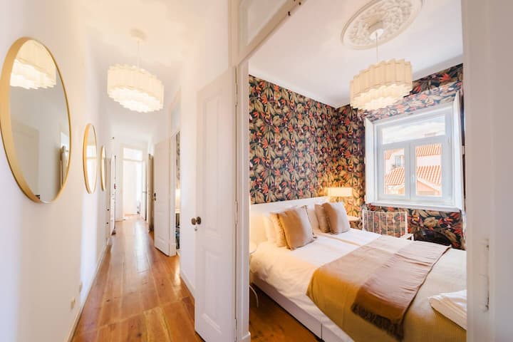 Scenic 4br With River Views • Alfama Location - Barreiro