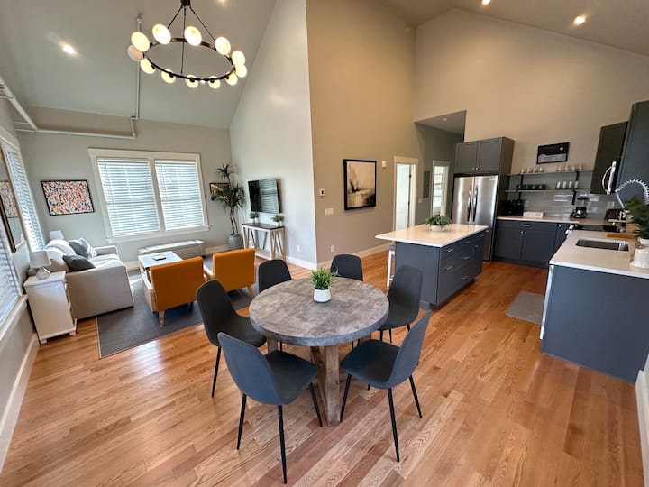 Brand New Construction! 2bed/1bath W/private Deck - Newport, RI