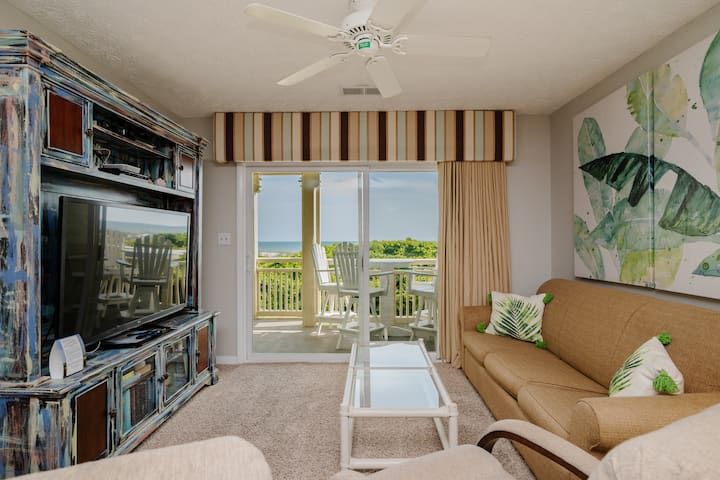 Garris Hideaway 2: Cozy 1st Level Oceanfront - Oak Island, NC