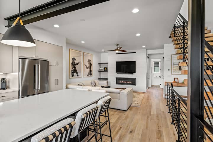 Aprés La Joy, Elevate Townhome, Private Hot Tub! - Steamboat Springs