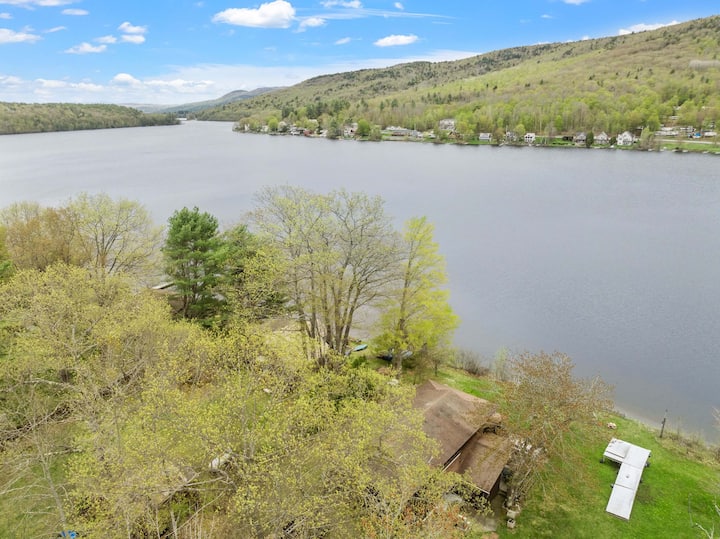 Beautiful 6 Bedroom Lakefront Home W/ Own Dock - Hanover, NH
