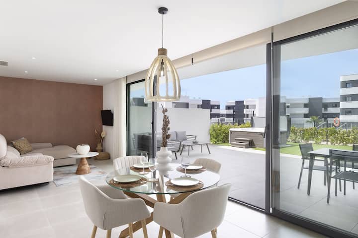 Premium Garden Suite With Jacuzzi In Higueron - Fuengirola