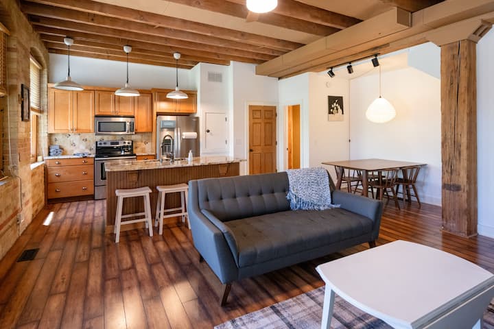 Dt Grand Haven Condo W Spectacular Channel Views! - Grand Haven, MI