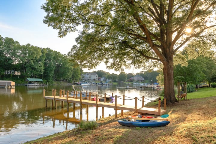 The Quartz Palace - Lakefront Energetic Oasis - Lake Norman, NC