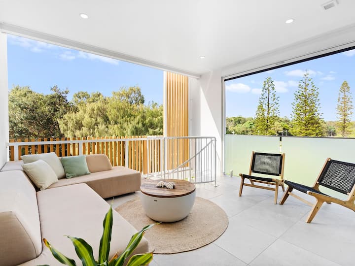 Beachfront Bliss - Baja On Cylinders - Kingscliff