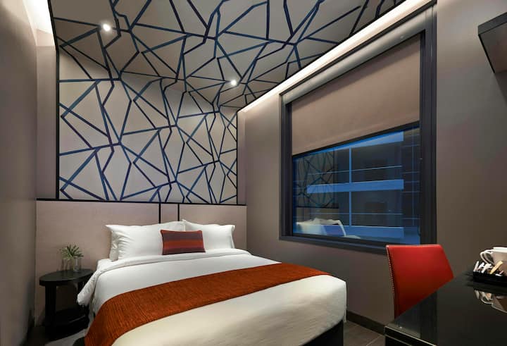 Superior Queen Room In Modern, Well Located Hotel - Singapore