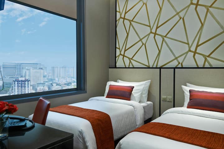 Modern Hotel, Superior Twin Room With City Views - Singapore
