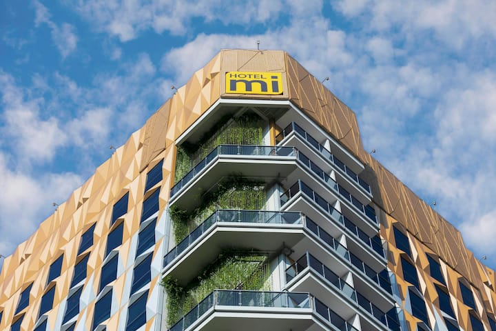 Triple Gives You Room For One More Guest - Singapore