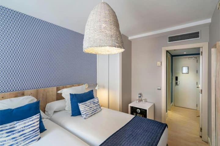Hotel Room With Extra Bed By Vincci Puertochico - Santander