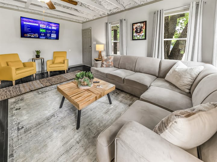 Southgate: 800 Yards To Campus/kyle Field - College Station, TX