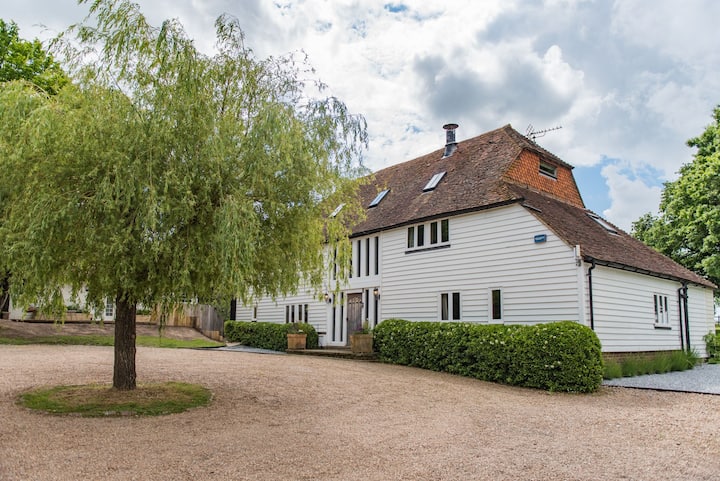 Lower Standen Farmhouse - Cranbrook, UK