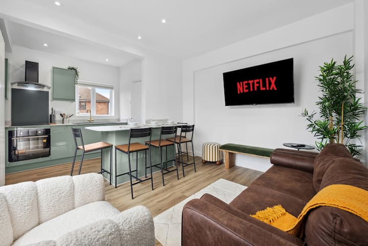 Byron House - Warm Bright Modern 4 Bed Home - Tutbury Castle