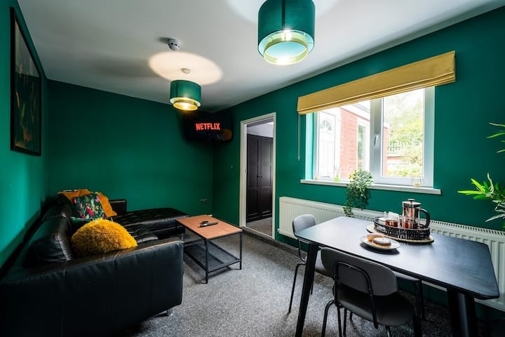 Cosy Centrally Located House - 21083 - Nottingham