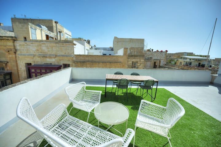 Magestic Palazzo, Jacuzzi On Roof Terrace Goval-3 - La Valeta