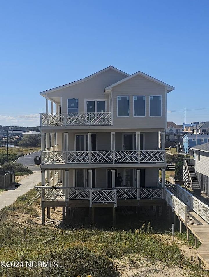 1817 Oceanfront Suite 2 - Kill Devil Hills, NC