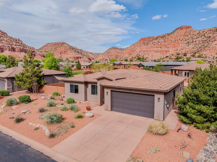 Ev Charger I Pet-friendly I Pool & Hot Tub - Kanab, UT