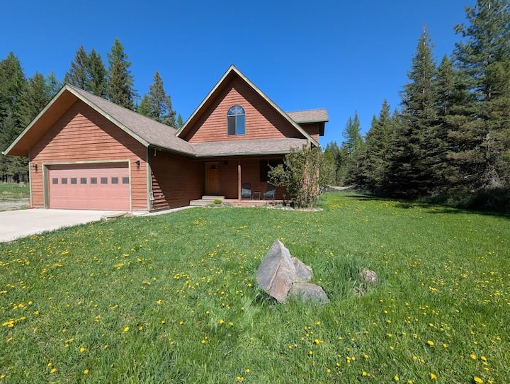 Hungry Deer Hideaway With Mountain Views - Bigfork, MT