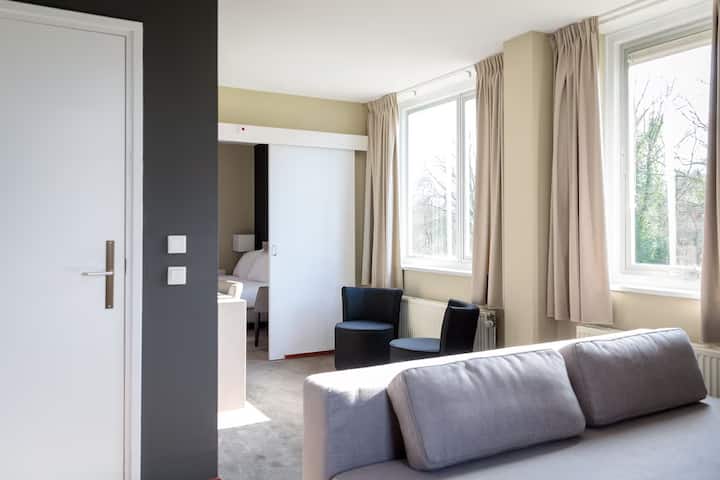 Calm Surroundings, Historic Beauty! Onsite Dining! - Helmond