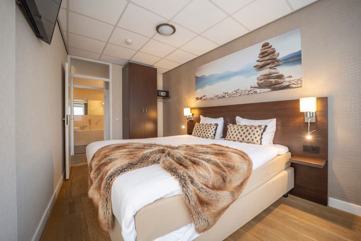 Relax & Explore – Free Breakfast & Parking - Breskens