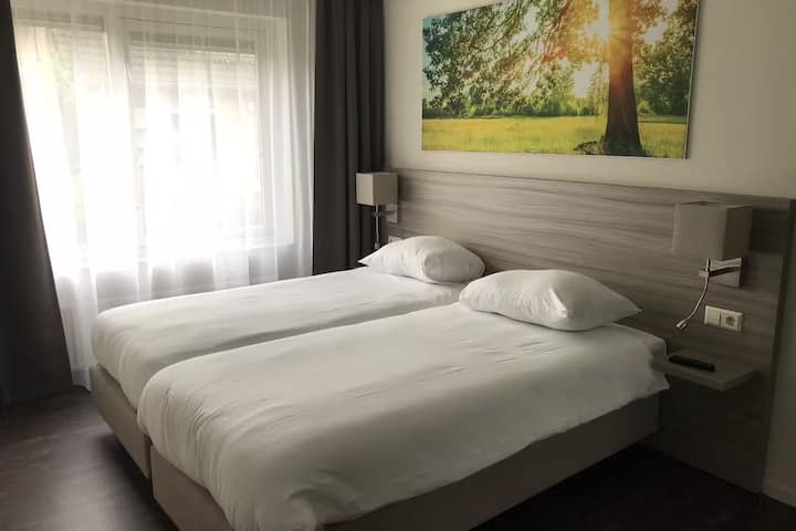 Unwind By The Pool + Free Parking & Terrace - Gouda