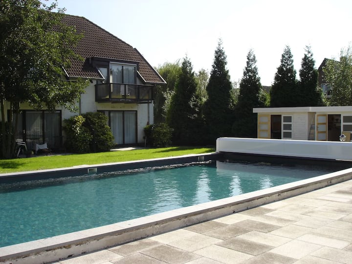 Stay & Play: Outdoor Pool, Terrace, Free Parking - Gouda