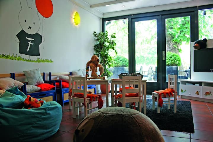 Peaceful Retreat W/ Terrace & Free Parking - Gouda