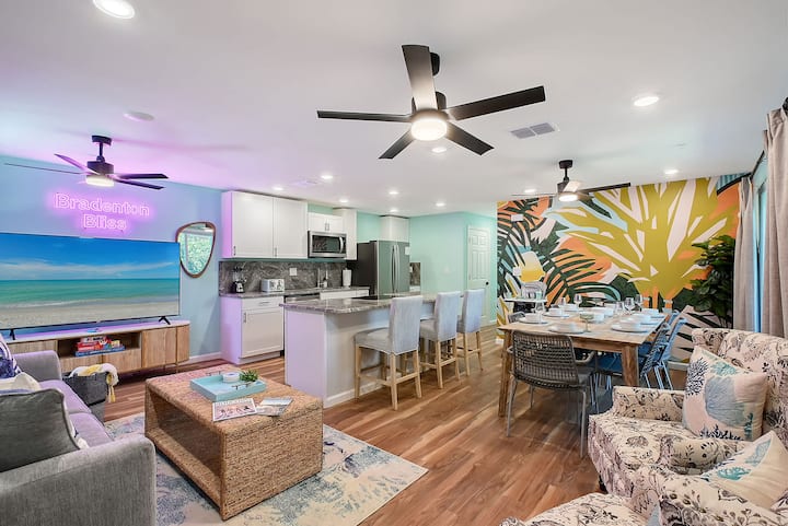 *New* Bradenton Bliss Basecamp - 5bed 2bath Sleeps - Bradenton, FL