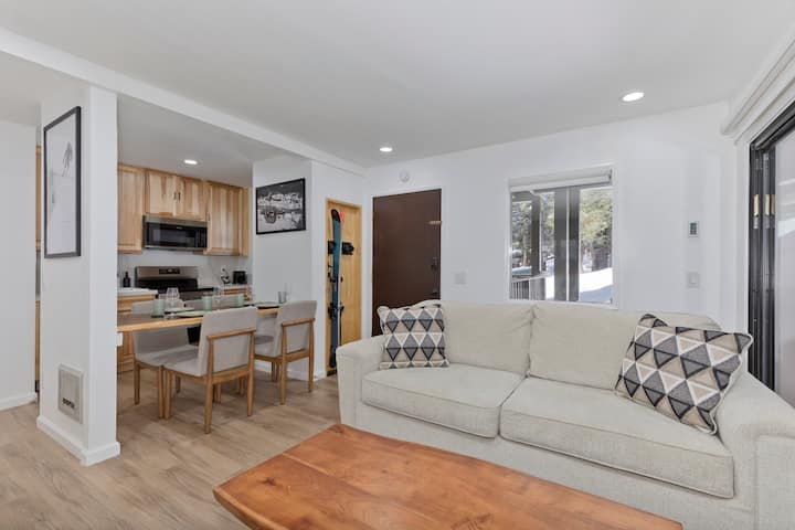 Village Views Condo W Pool, Spa Unit 629 - Mammoth Mountain, CA