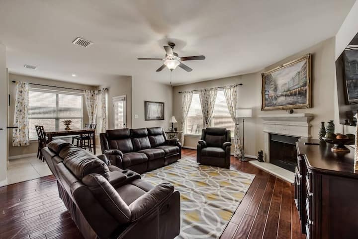 Family Own/opp 4/4 Quiet Street Keller Isd - Roanoke, TX