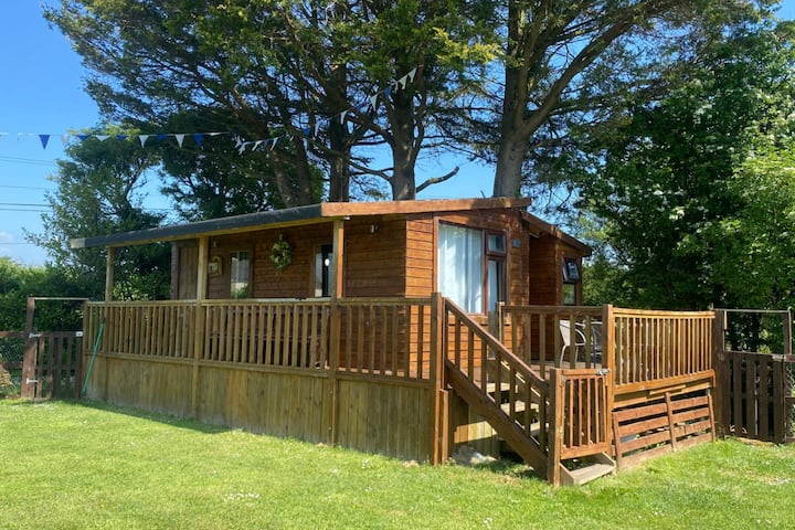 Lakeside Lodge - Castlemartyr - Sleeps 4 - Midleton