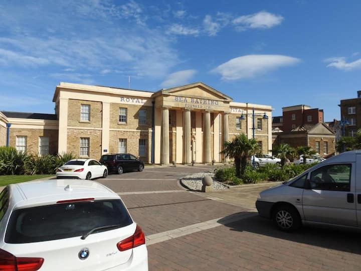 Seaside Retreat – Stylish Seaside Escape - Westgate-on-Sea