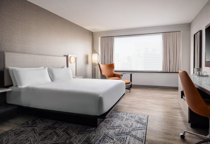 Gateway To Arlington And Dc | Free Airport Shuttle - Arlington, VA
