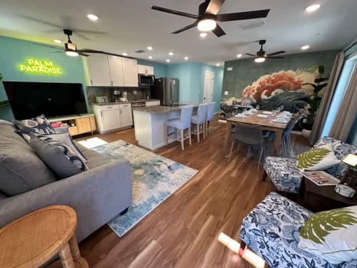 *New* Beach Waves - 4 Bed, 2 Bath Sleeps 8 - Longboat Key, FL