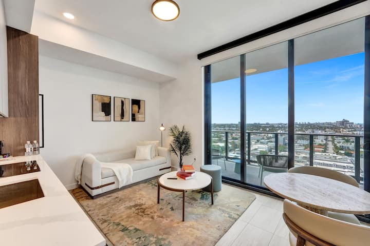 Modern Vibes | 1br With Balcony + Resort Amenities - Miami Beach, FL