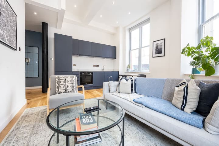 Azure Suite 1br - Manchester