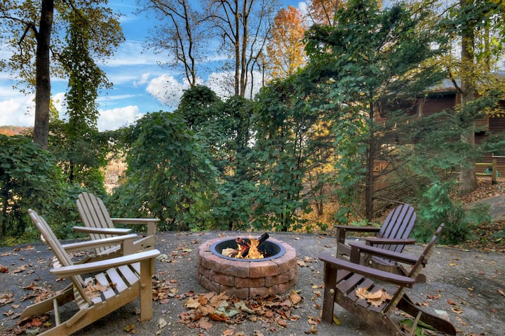 New! Mtn&city Views, Arcade, Pool, Hot Tub, Sauna - Helen, GA