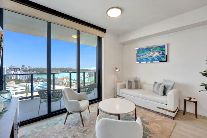 King 1br | 14th Floor Coastal View At 72 Park - North Miami, FL