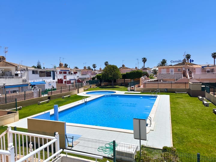 Bungalow Chaleureux Avec Terrasse Privée Et Piscin - Torrevieja