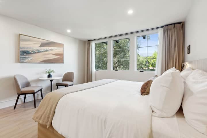Casa Riviera 5 - Boutique Suites - Santa Barbara, CA