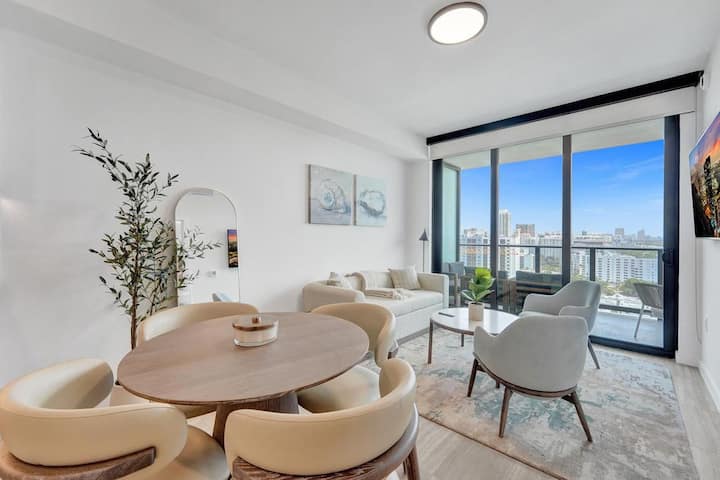 Modern 1br | 16th Floor Vibes Near Ocean + Pool - Miami Beach, FL